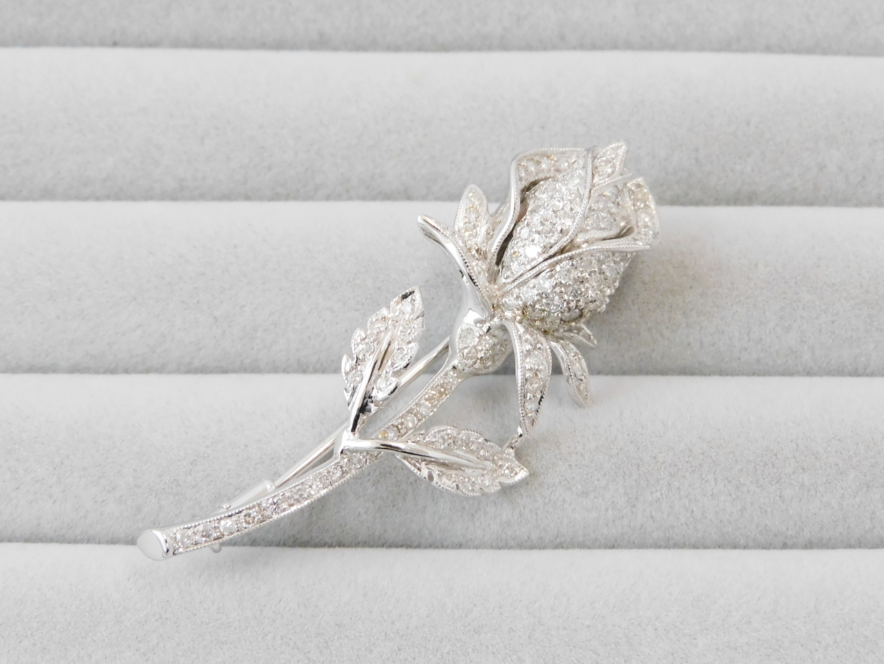 K18 ホワイトゴールド ブローチ D0.95ct｜郡山のまじめな買取専門店Tamaki